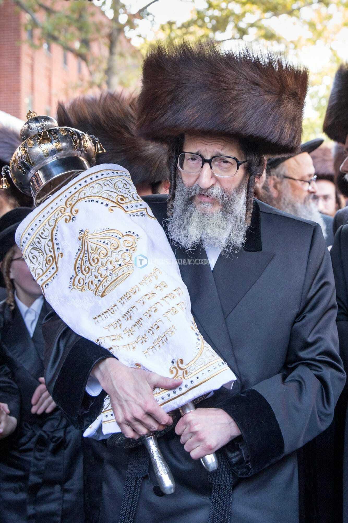 Boro Park: The Skulener Rebbe Hospitalized - TachlisDaily.com