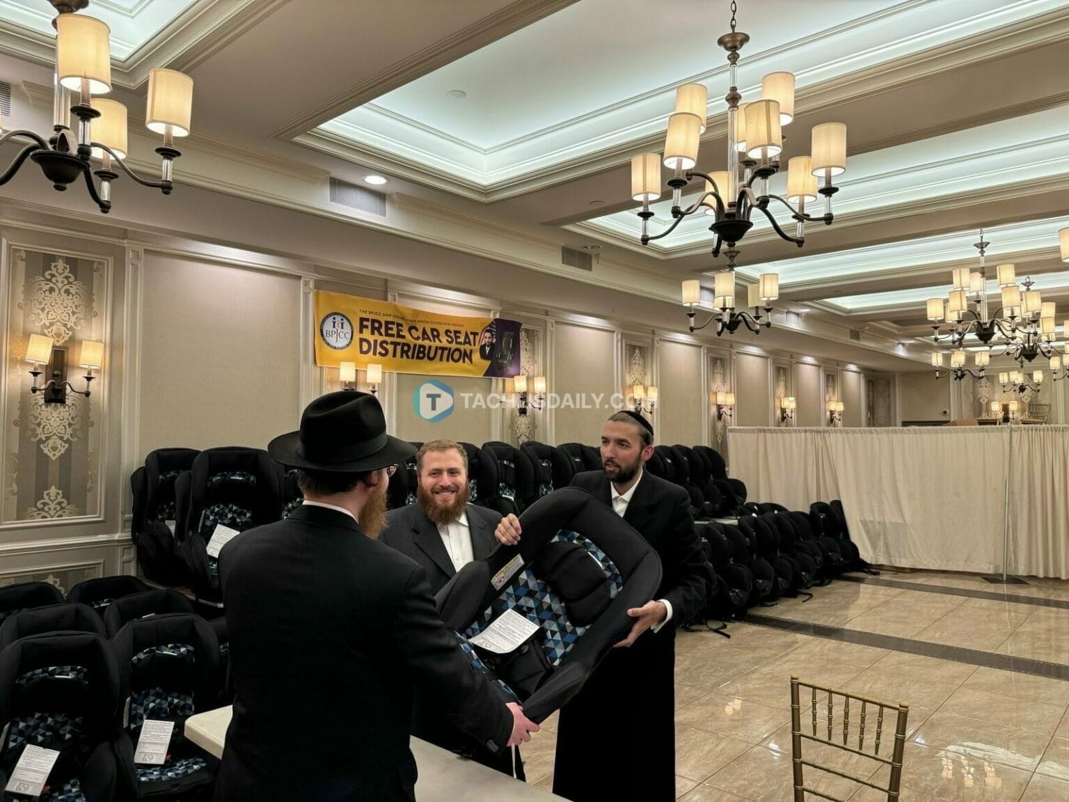 PHOTOS: Assemblyman Simcha Eichenstein and BPJCC Distribute Hundreds of ...