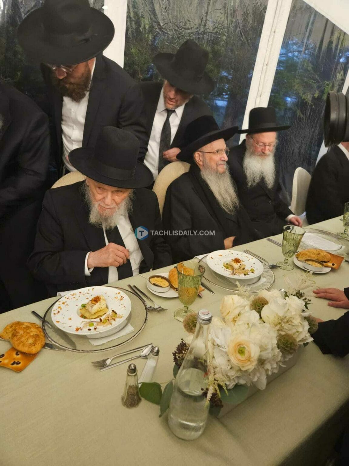 PHOTOS: Historic Gedolim Visit to Toronto - TachlisDaily.com