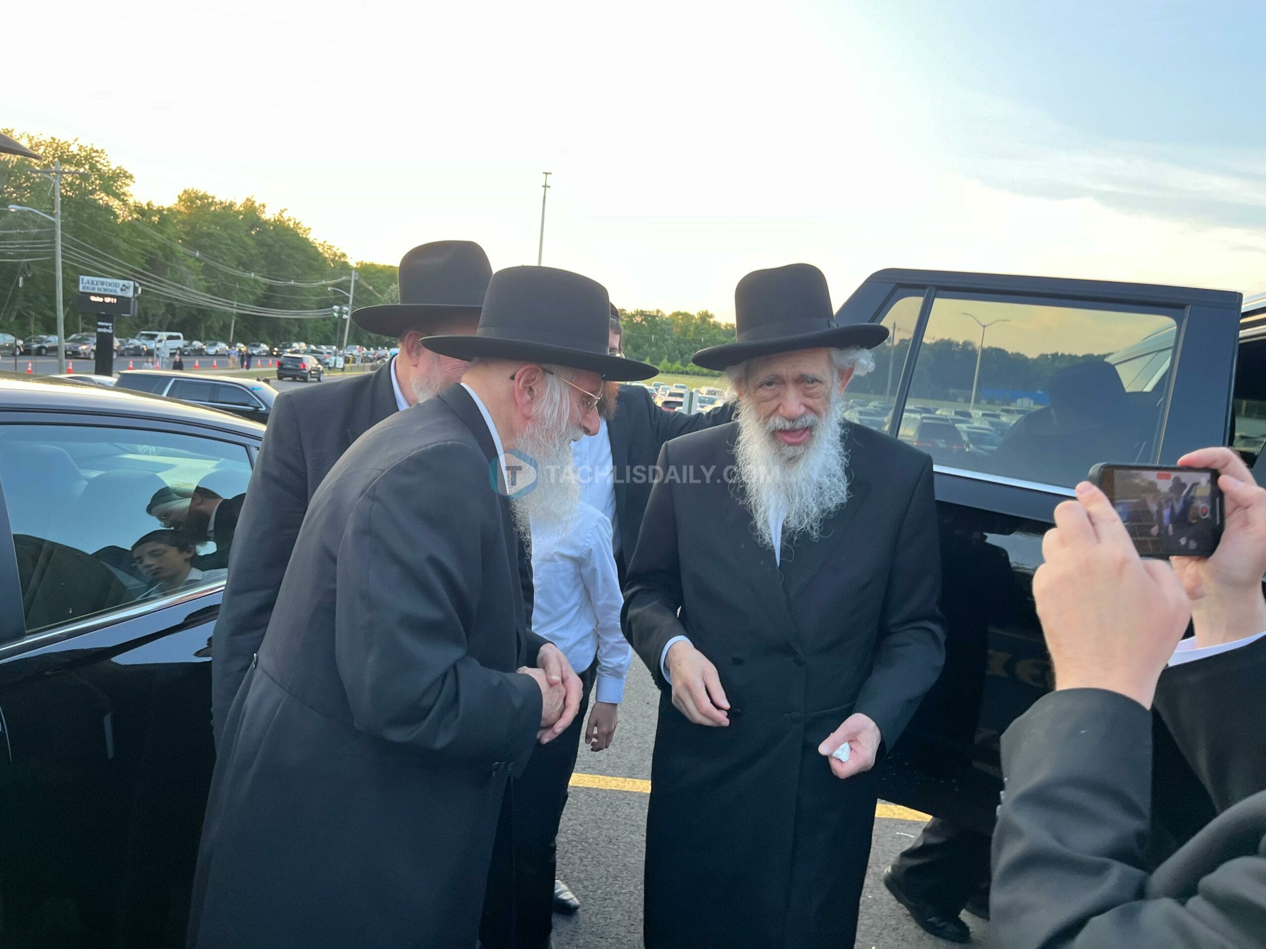 VIDEO: At The Neshei Adirei Hatorah Event in Lakewood - TachlisDaily.com